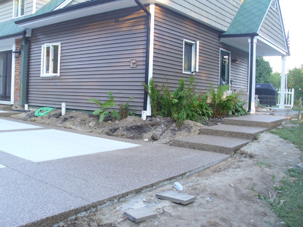 Decorative Patio Exposed Aggregate, Davisburg MI - Cumming Concrete