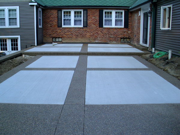 Decorative Patio Exposed Aggregate, Davisburg MI - Cumming Concrete